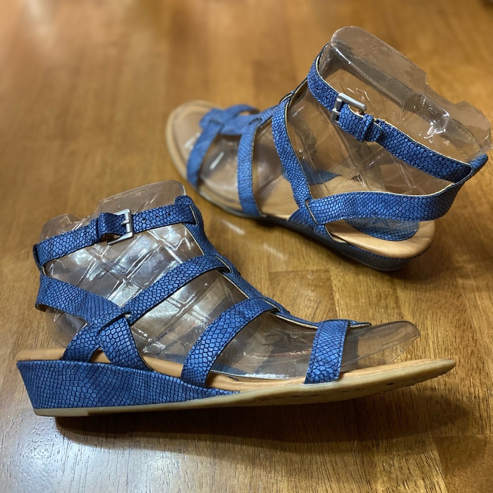 Boc Born Denim Blue Strappy Gladiator Sandals 8 M - Gem
